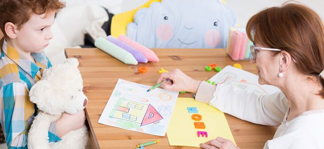 Las mejores estrategias para enseñar a niños con autismo